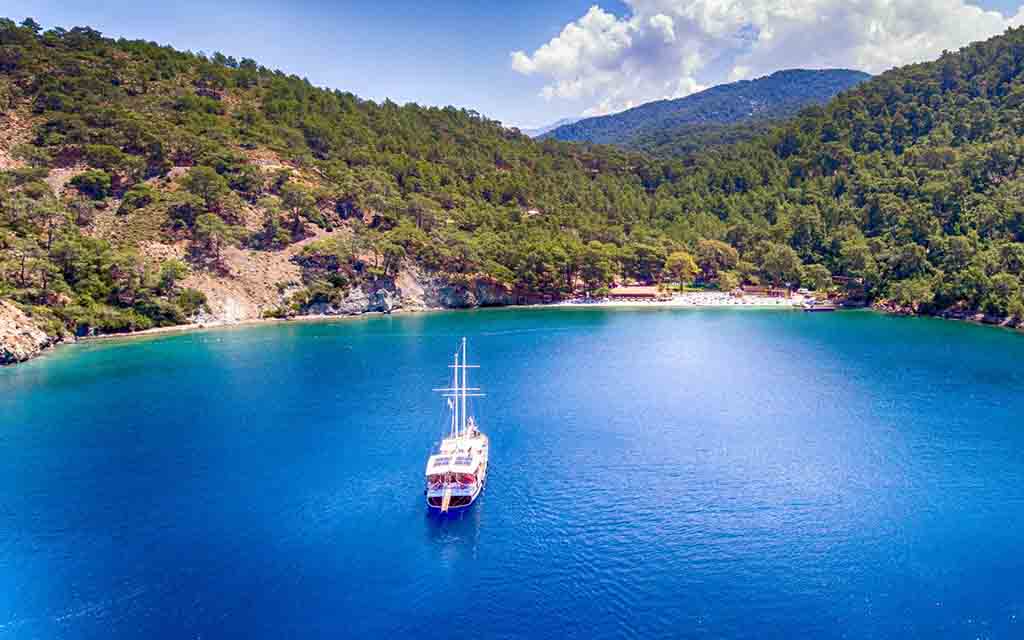 Help Beach & Yacht Club in Fethiye: Location, Facilities and Fee