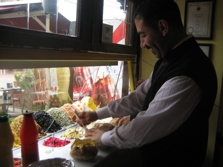 Kumpir: Turkey’s Ultimate Stuffed Baked Potato Delight