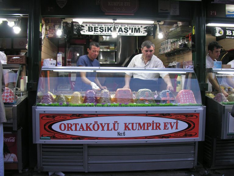 Kumpir: Turkey’s Ultimate Stuffed Baked Potato Delight